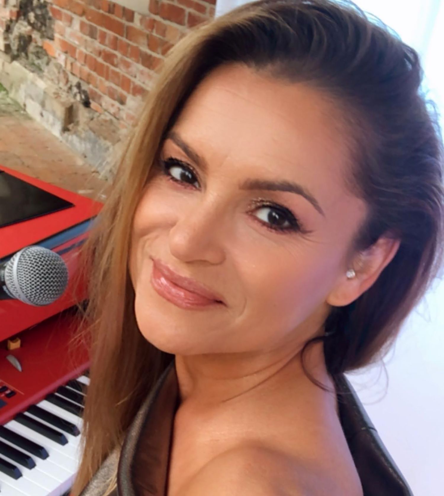 Szarmach Anna - SWIGUJĄCE 3-MIASTO – JAZZ W TRÓJMIEŚCIE – KOMPENDIUM WIEDZY